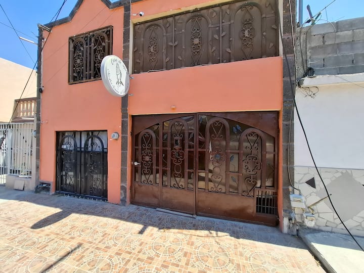Amplia Casa Con 2 Baños Completos - Saltillo