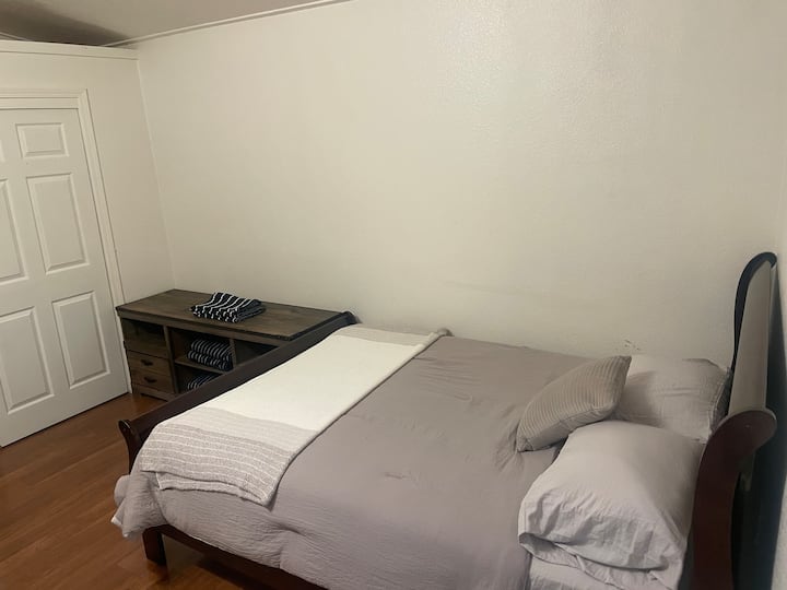 Nice Small House In Pg - Monterey, CA