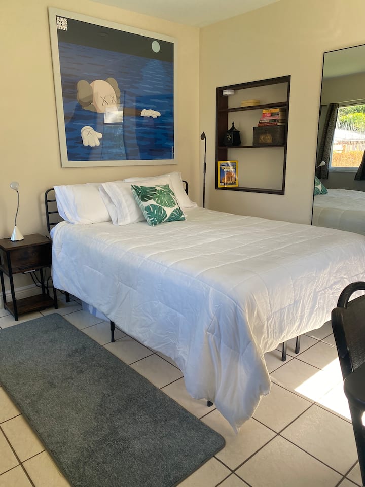 Three Palms Studio - Miami, FL