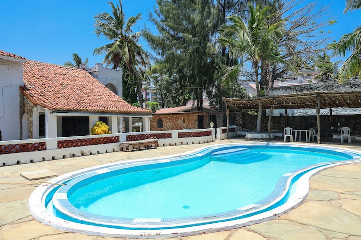 1 Br, Nyali With Swimming Pool - Mombasa