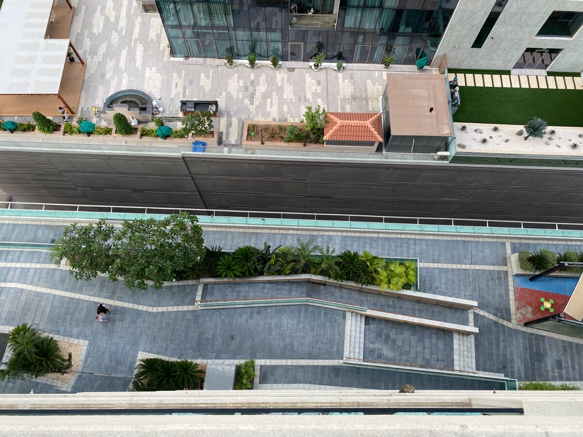 Damac Upper Crest 2BR | Dubai Mall Near 5 min walk - Apartments for ...