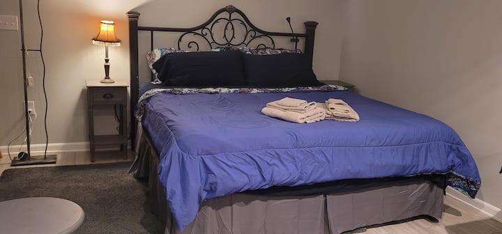 Stylish Studio Near Metro, Full Kitchen - Kensington, MD