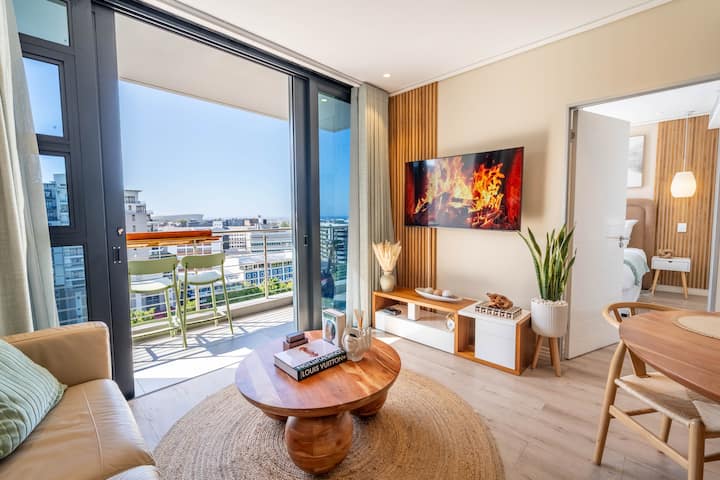 16 On Bree-upmarket Apartment-no Load Shedding. - Claremont