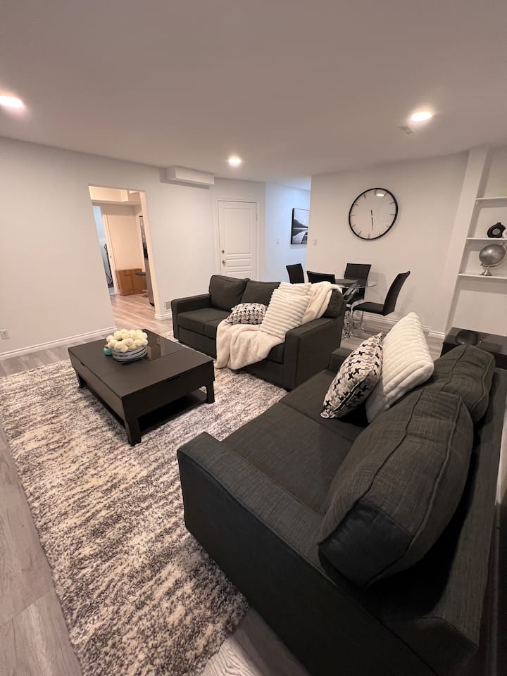 2 Bdr  Basement Suit, Brand New $150 Per Night - 素裡