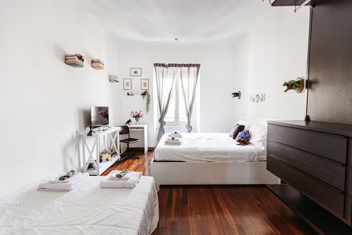 The Secret Charm - Milano Central Station - Milano