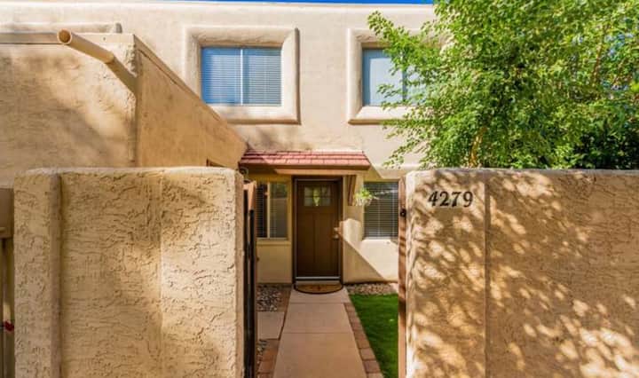 Townhome In Old Town Scottsdale - Scottsdale, AZ