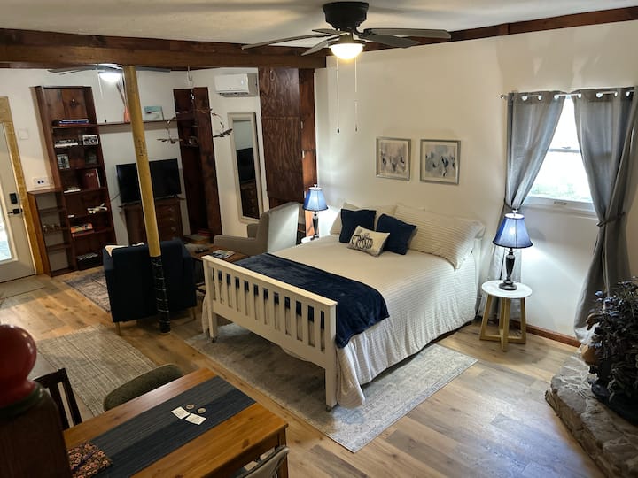 Hummingbird Hill - Black Mountain, NC