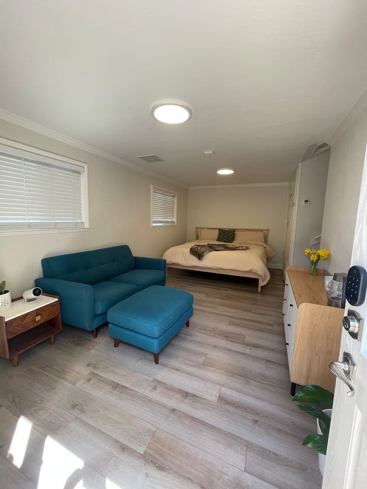 Your Comfy Crash Pad Awaits - Concord, CA