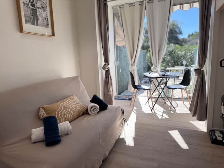 Studio Calme Et Lumineux Avec Piscine Et Parking - Mandelieu-la-Napoule