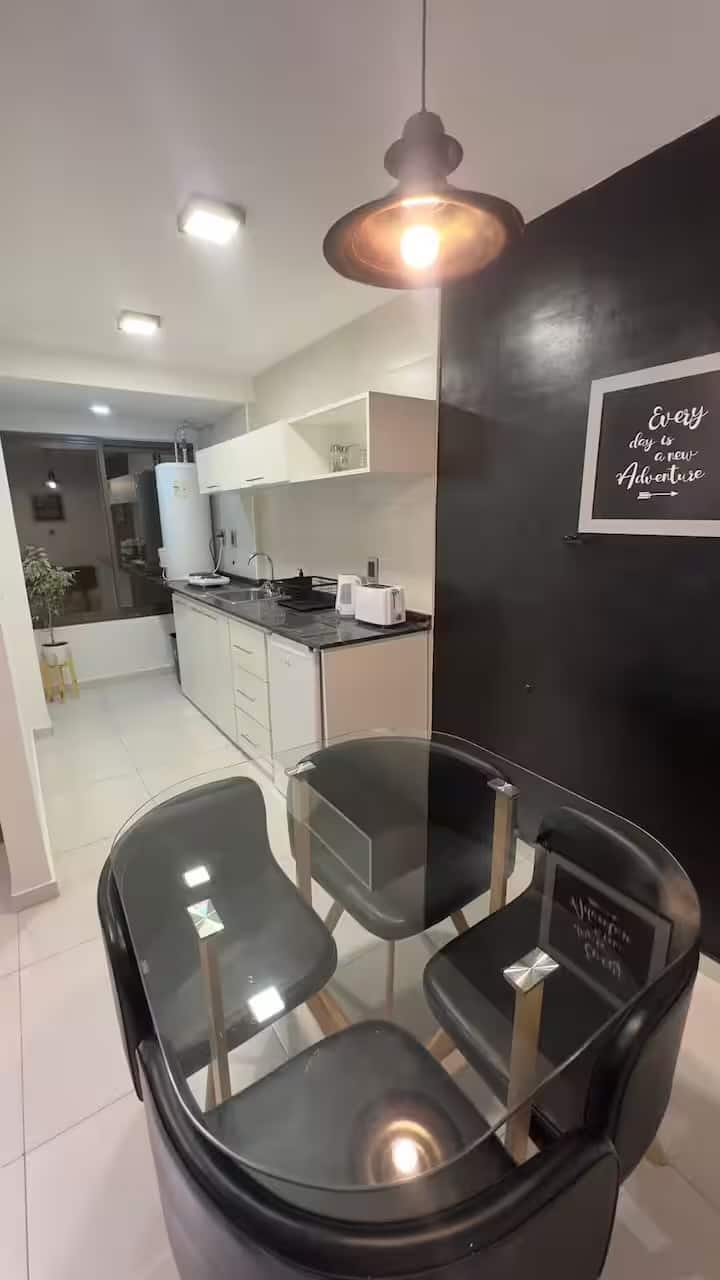 Comodo Departamento A Pasos De Peatonal Sarmiento! - Mendoza