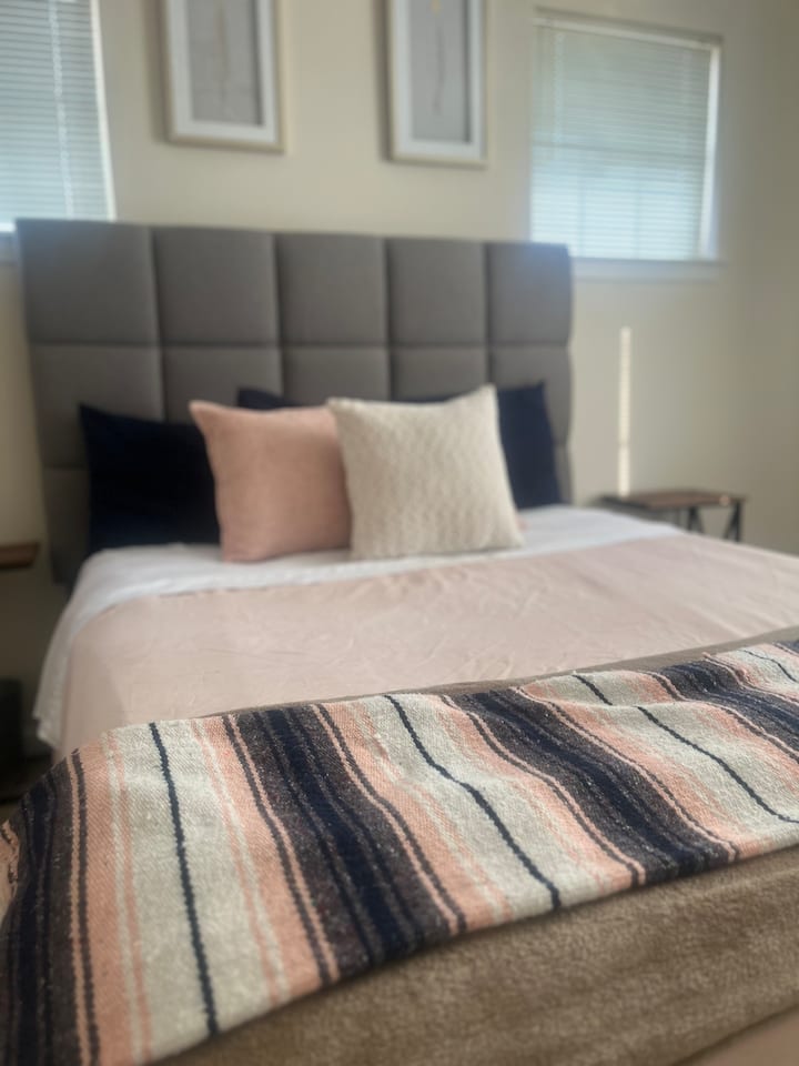 Private One Bedroom Loft - Stone Mountain, GA