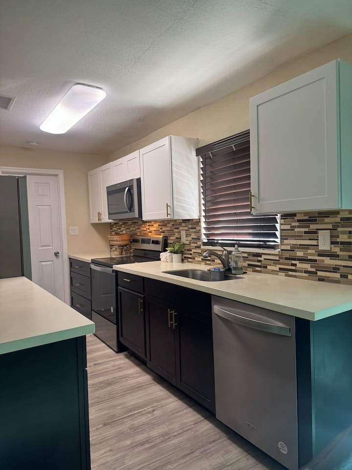 Downtown Home With Home Gym - Stuart, FL