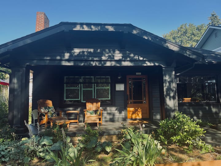Quaint & Cozy 1920's Bungalow - St. Johns - Portland