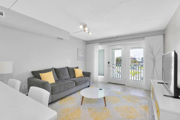 After A Sun Soaked Day On Navarre Beach, Come Back - Navarre Beach, FL