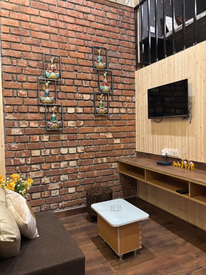 Cub’s Cabin By Blessings | Duplex | Near Ganges - Rishikesh