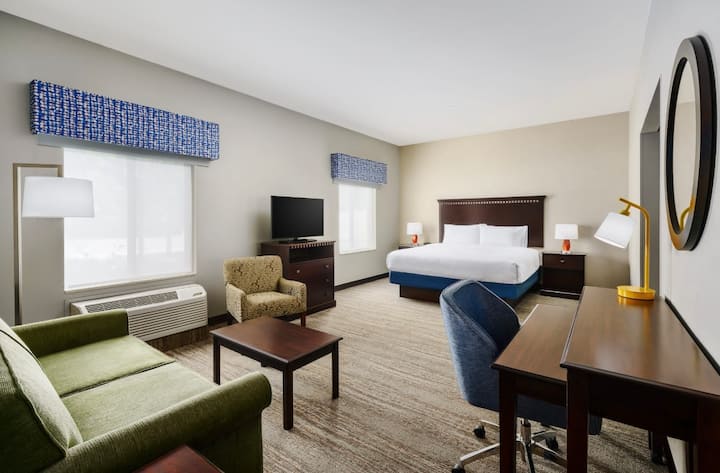 Stylish Combination Of 2 Units W/ Breakfast - Sacramento, CA