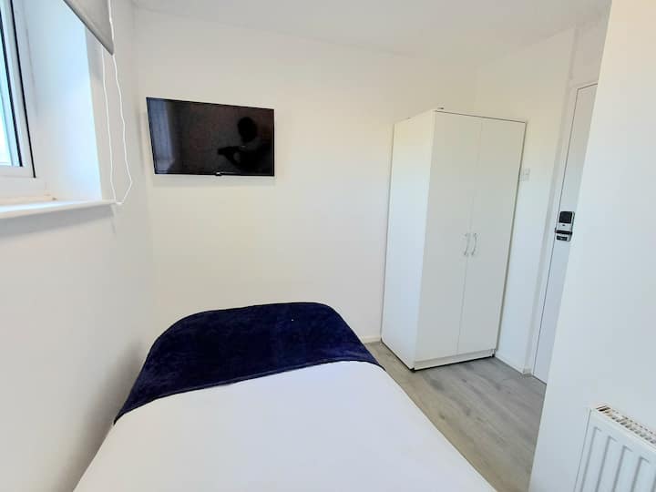 Nice And Bright Double Room 5 - Nottingham