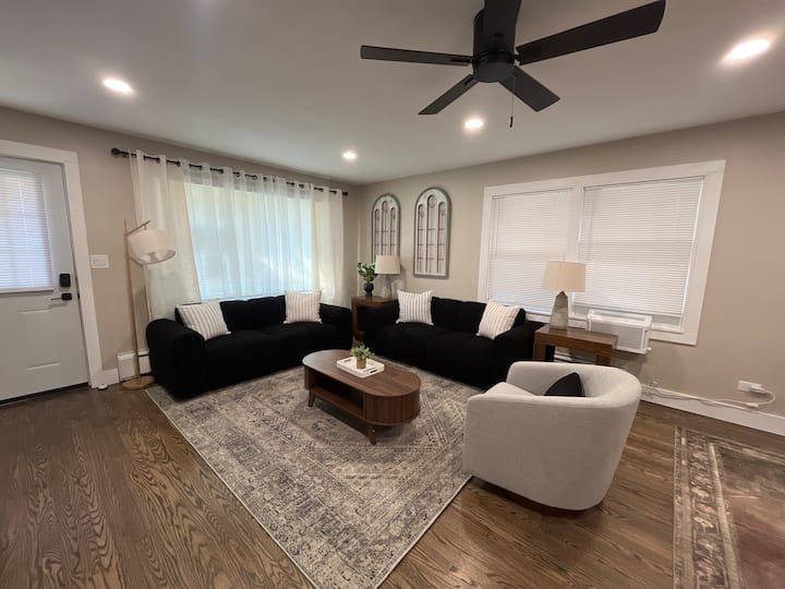 Cozy 3br/2ba Stay 10 Min From Navy Base – Waukegan - North Chicago, IL