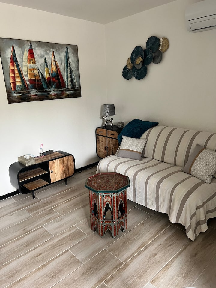 Studio Tout Confort Au Centre Ville Avec Parking - Aigues-Mortes