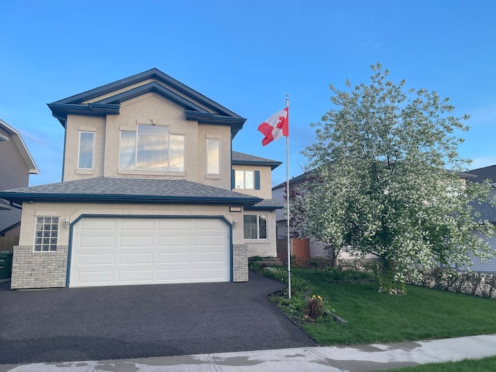 House In Airdrie - Airdrie