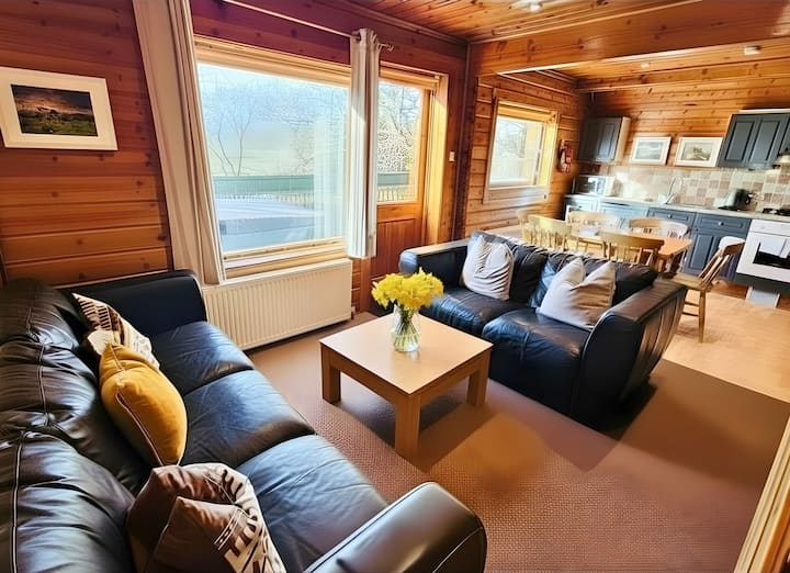 Spacious Tor View Lodge With Hot Tub In Devon - Ashburton