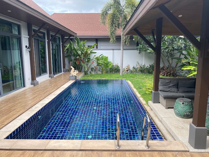 สยามลานฝั่ง ที่พักวิลล่าพื้นที่ว่ายน้ำสี่ห้องนอน - Phuket