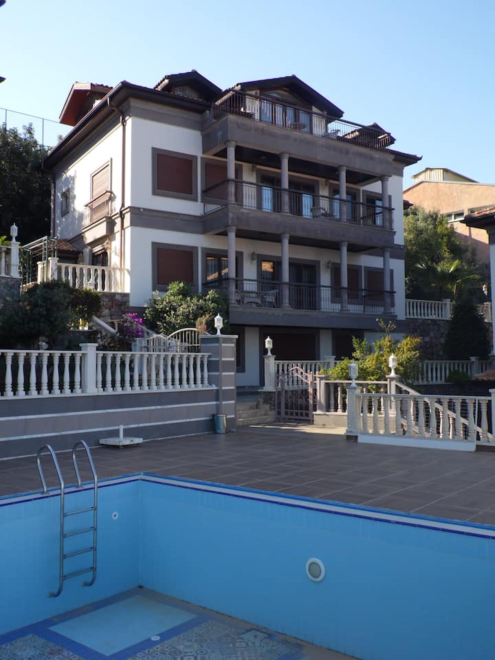 Huge Luxury Seaview Villa Near The Red Tower - Turkey