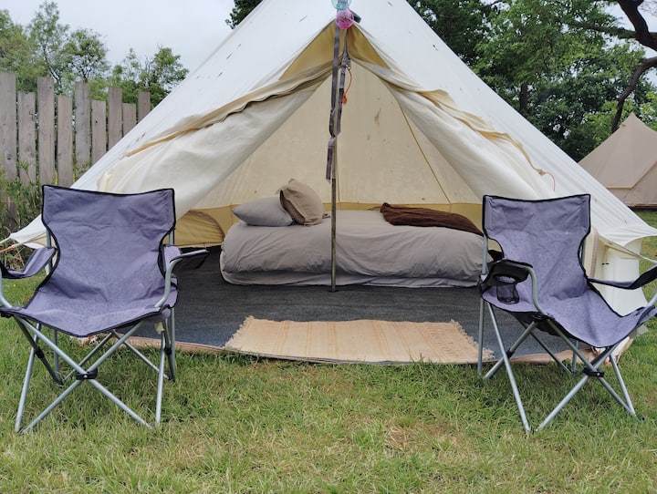 Sleeps 4. Family Bell Tent. York. - York