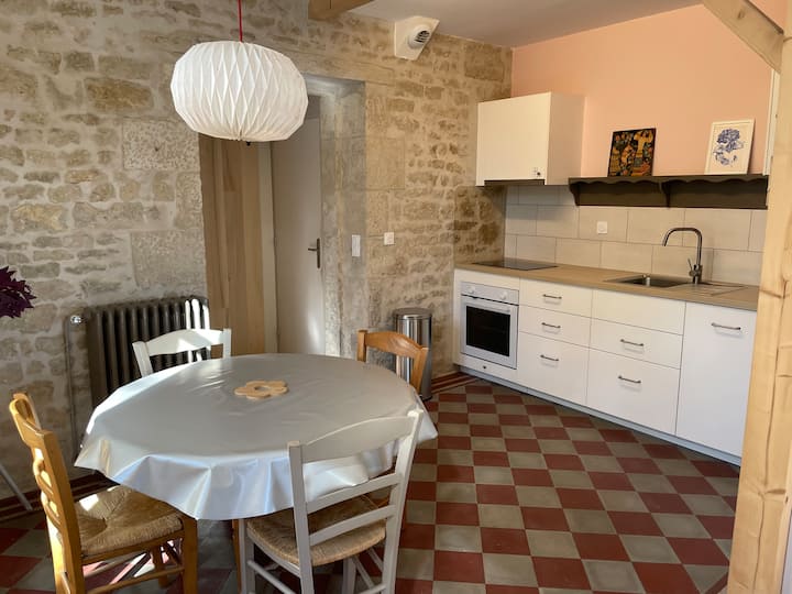 Maison Chaleureuse - Melle, France