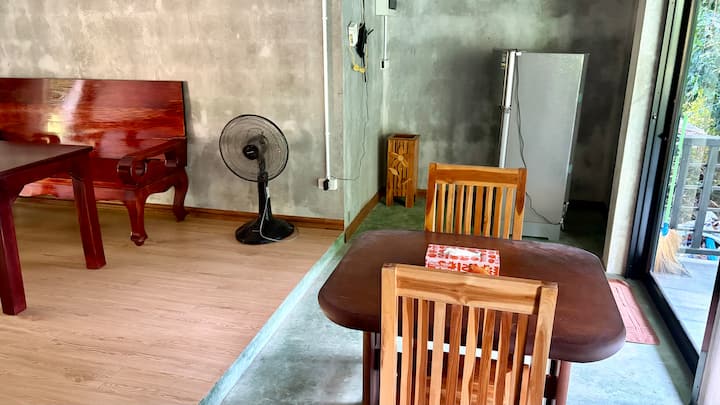 Rose Apple House  (บ้านชมพู่) - Ko Chang