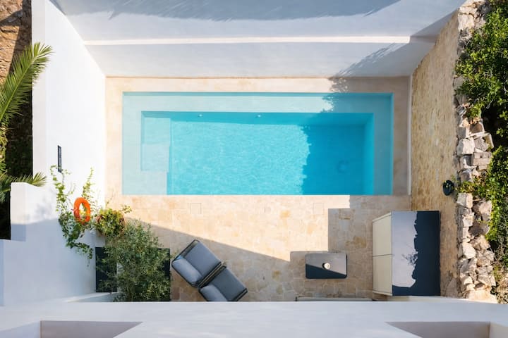 Elegant Sliema Retreat With Pool & Parking - La Valette