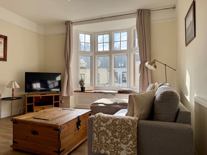 Spacious, Central Worcester Sleeps 4- Free Parking - Gloucestershire