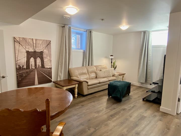Private Suite Close To Downtown - Regina