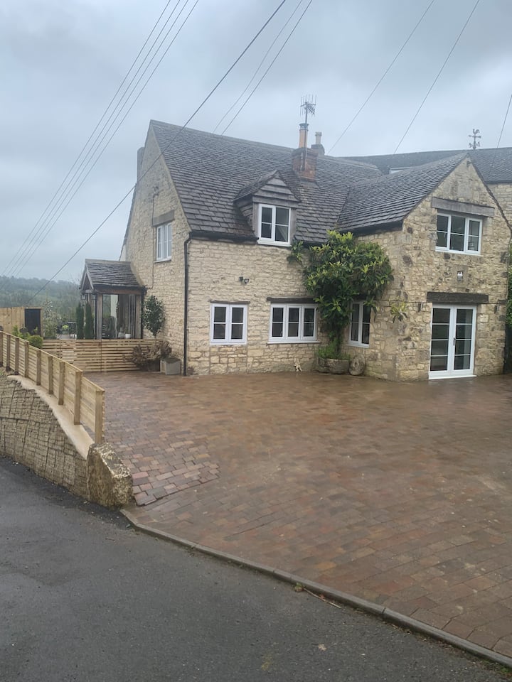 Hollyglen - Stroud, UK
