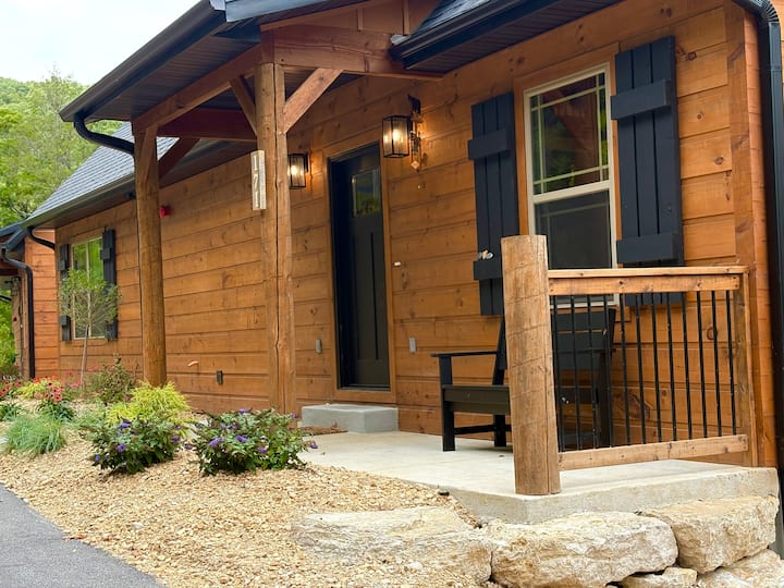 Belle's Overlook Tall Timbers, Hot Tub, Top Rock! - Branson, MO