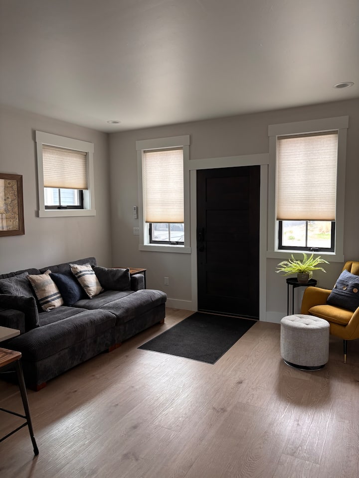 Relax At The Red House - Bozeman, MT