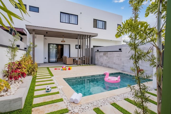 Luxury Villa With Jacuzzi In Downtown Punta Cana - Punta Cana