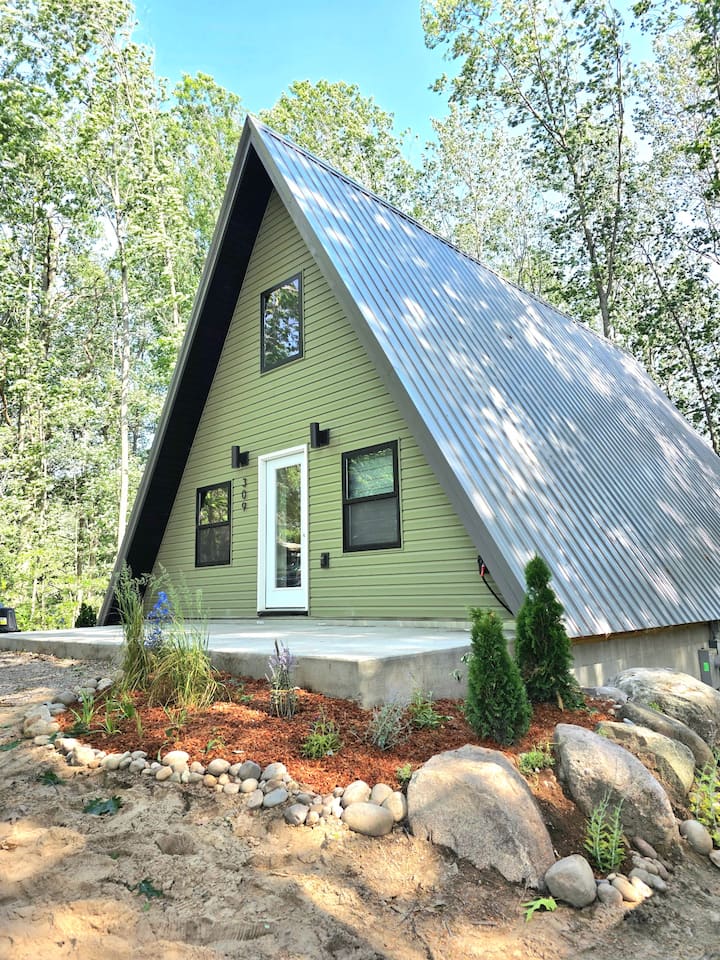 Modern Cozy New Build A-frame - Houghton Lake, MI