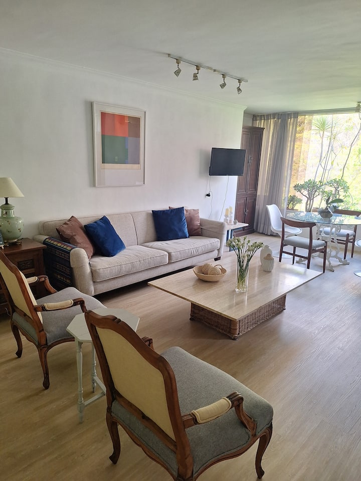 A Pasos Embajada 
Americana/ac/wifi/moderno/2 Br - Caracas