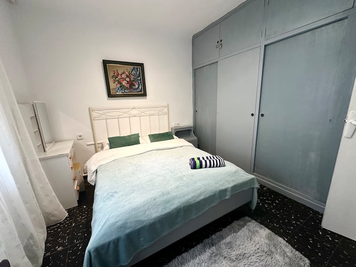 Big Room For Rent In Alicante - Alicante