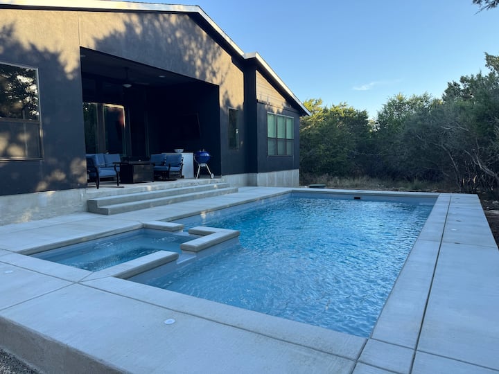 Modern Retreat 4br W/pool+spa+firepit+ Lake Access - Lago Vista, TX