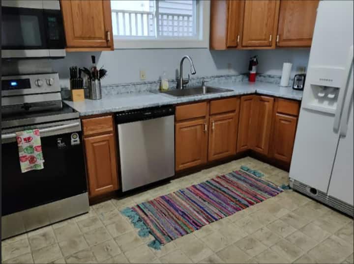 Cozzy 3 Bedroom In Bluemound Heights - Milwaukee County Zoo, Milwaukee