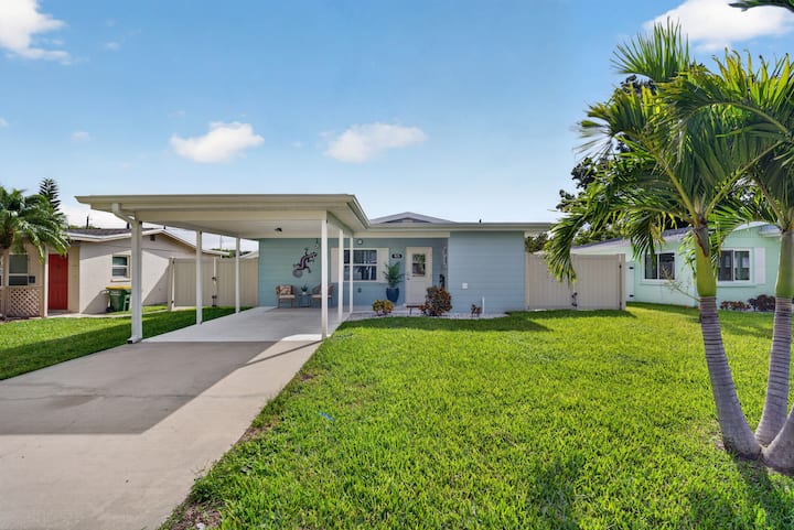 Azure Haven | 2br/1ba | 15 Min To Beaches - Sarasota