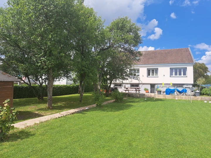 Grande Maison Familiale Avec Jardin Piscine Jeux - France