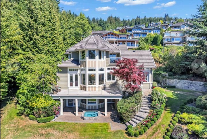 Luxury 5br Villa | Gym, Theater & Ocean Views - West Vancouver