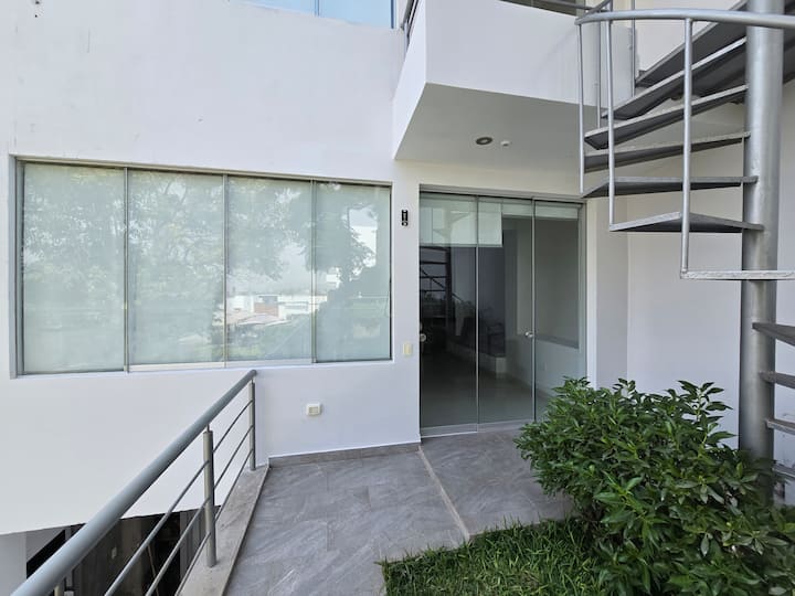 Departamento En El 2do Piso, Con 3 Habitaciones. - Quilmaná
