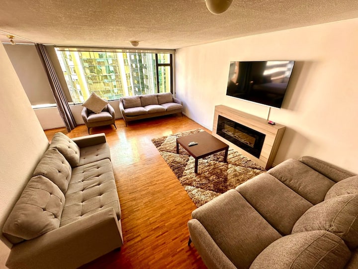 Free Airport Shuttle 6bdrm Republica Del Salvador - Quito