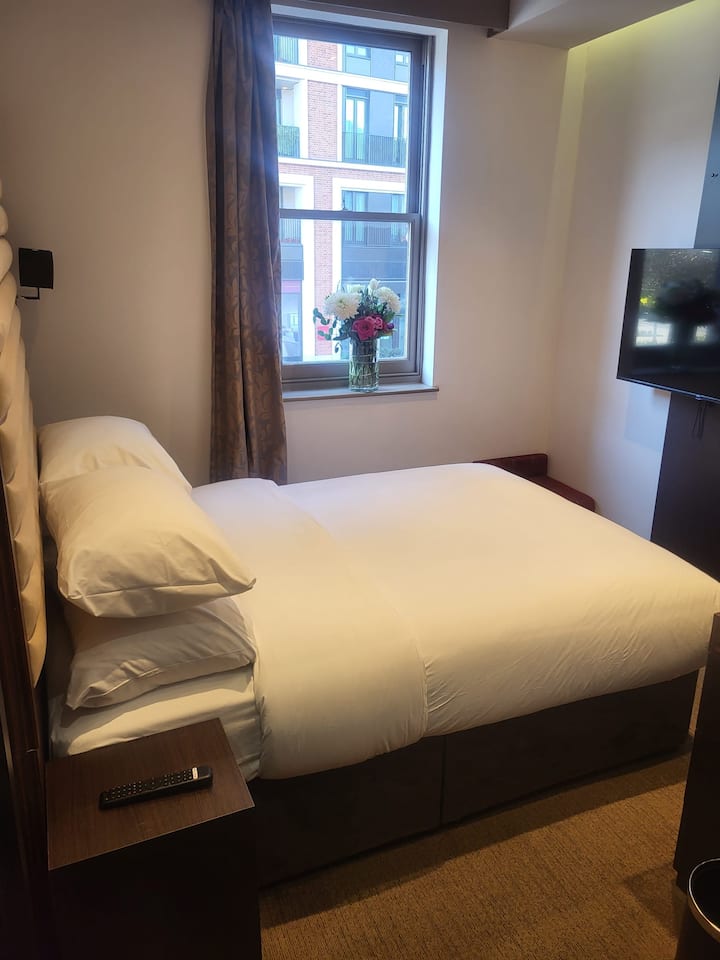 Central Boutique Room 101 - London