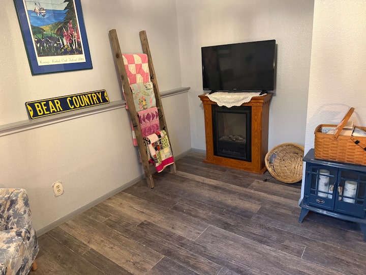 Apartment On The Hill - Kodiak, AK