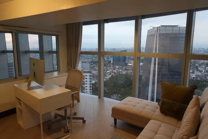 Alpaca-lemon 5br Penthouse W/ Skyline View - Manila